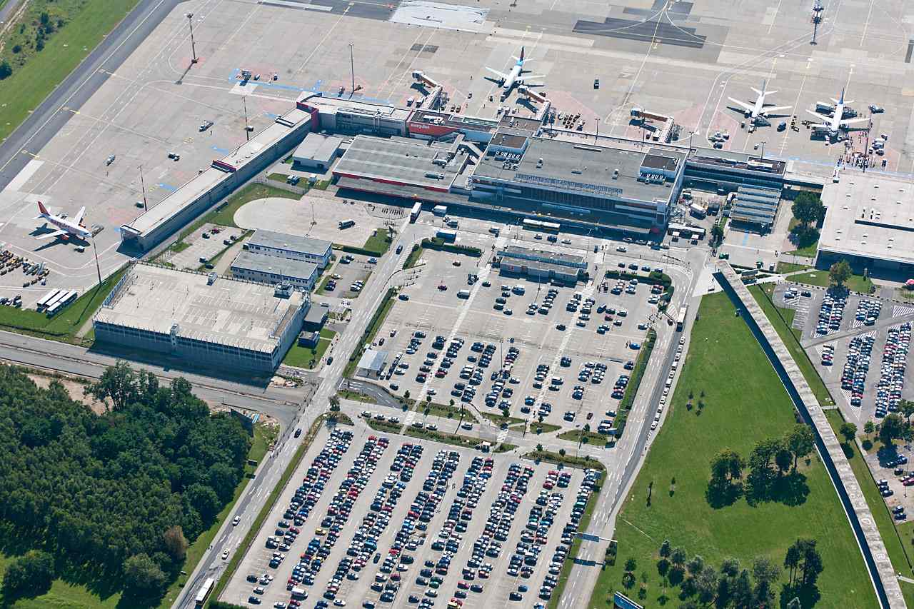 Parkplatz Flughafen Berlin Schonefeld